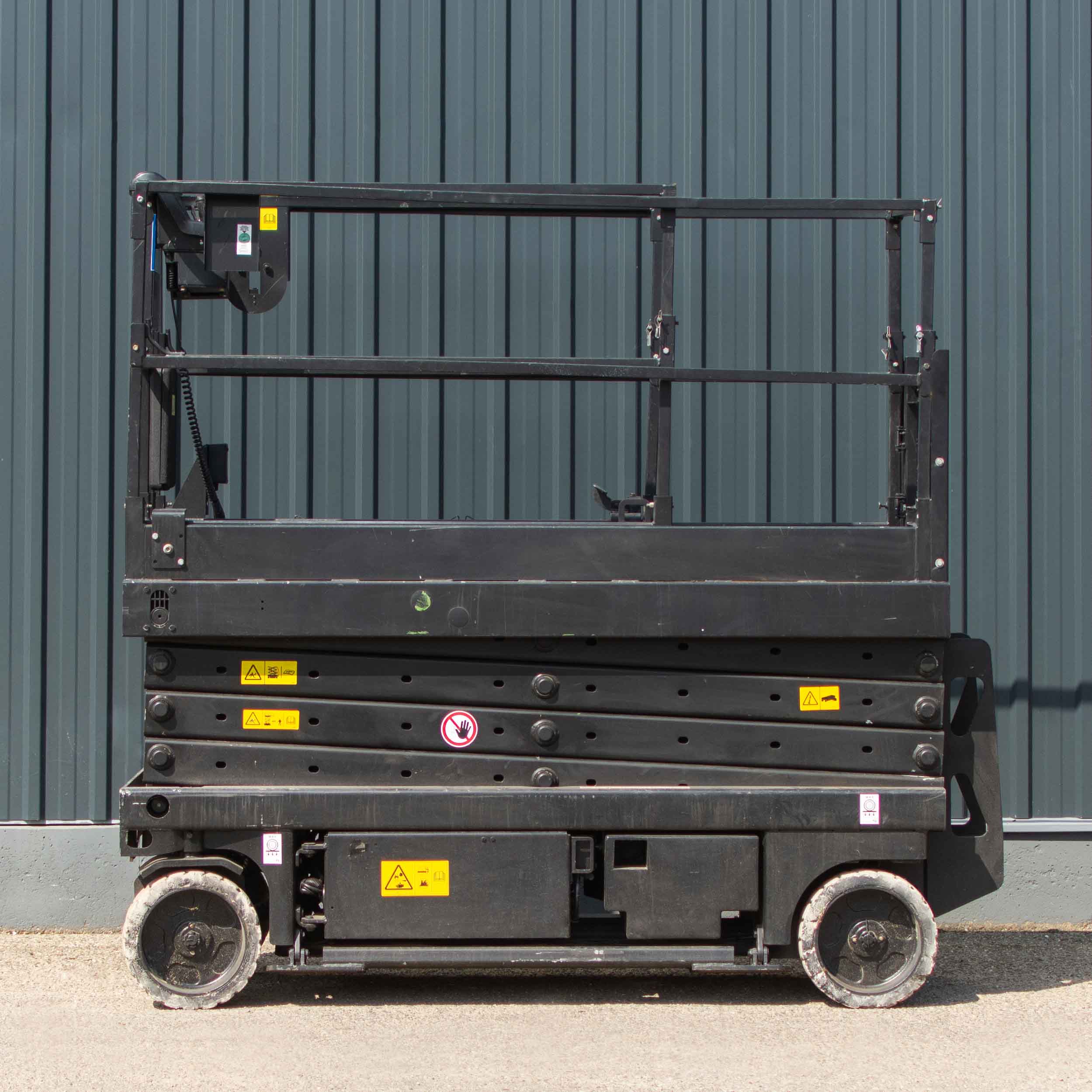 Genie Scherenbühne 7,5 m – Mietpark Kalkar